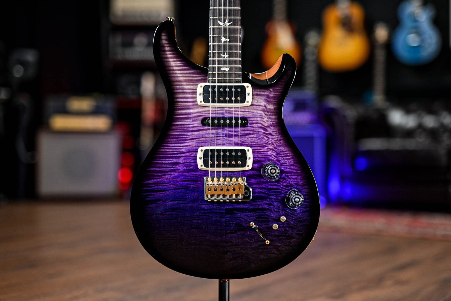 PRS modern Eagle V 10 Top Custom Colour In Purple Fade Smokeburst ...