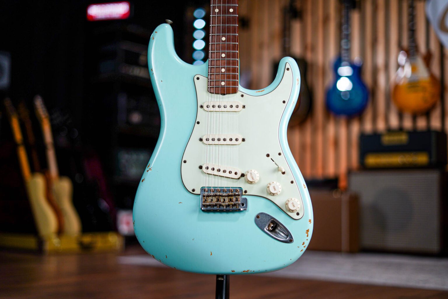 Fender 1960 Custom Shop Relic Stratocaster in Daphne Blue - Guitar Gear ...