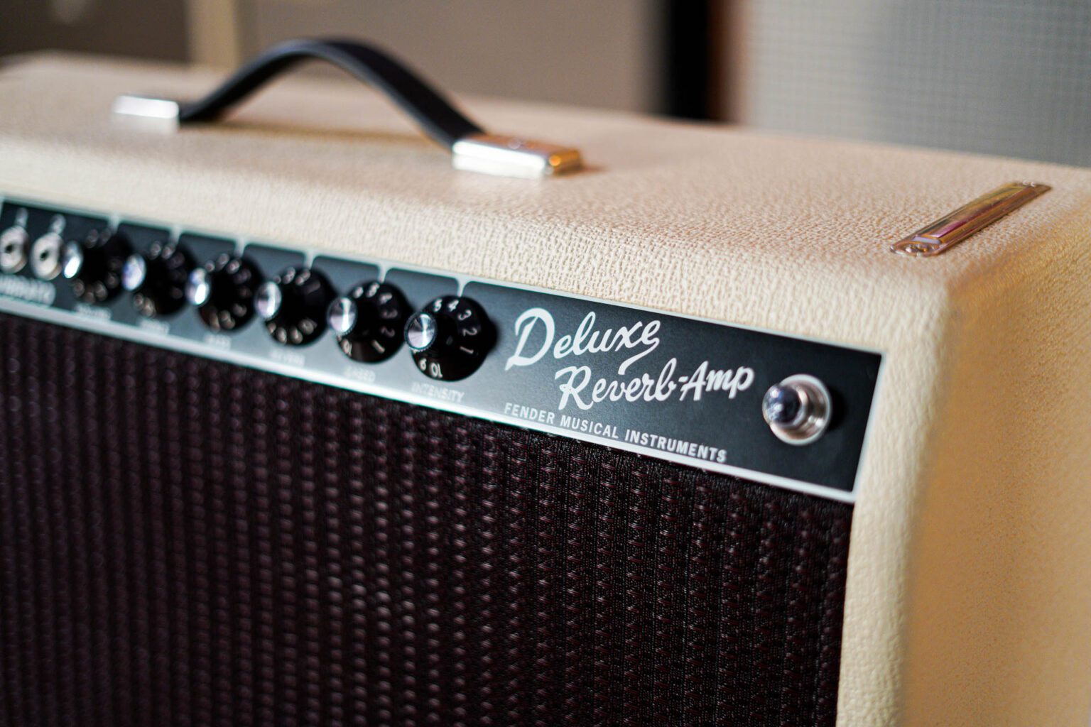 Fender Tone Master Deluxe Reverb Blonde Amplifier - #14 - Guitar Gear ...