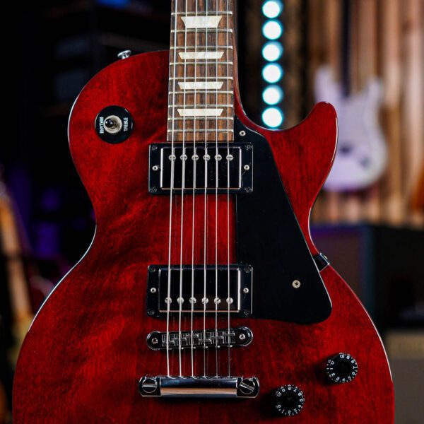 Gibson Les Paul Studio Wine Red - Guitar Gear Giveaway