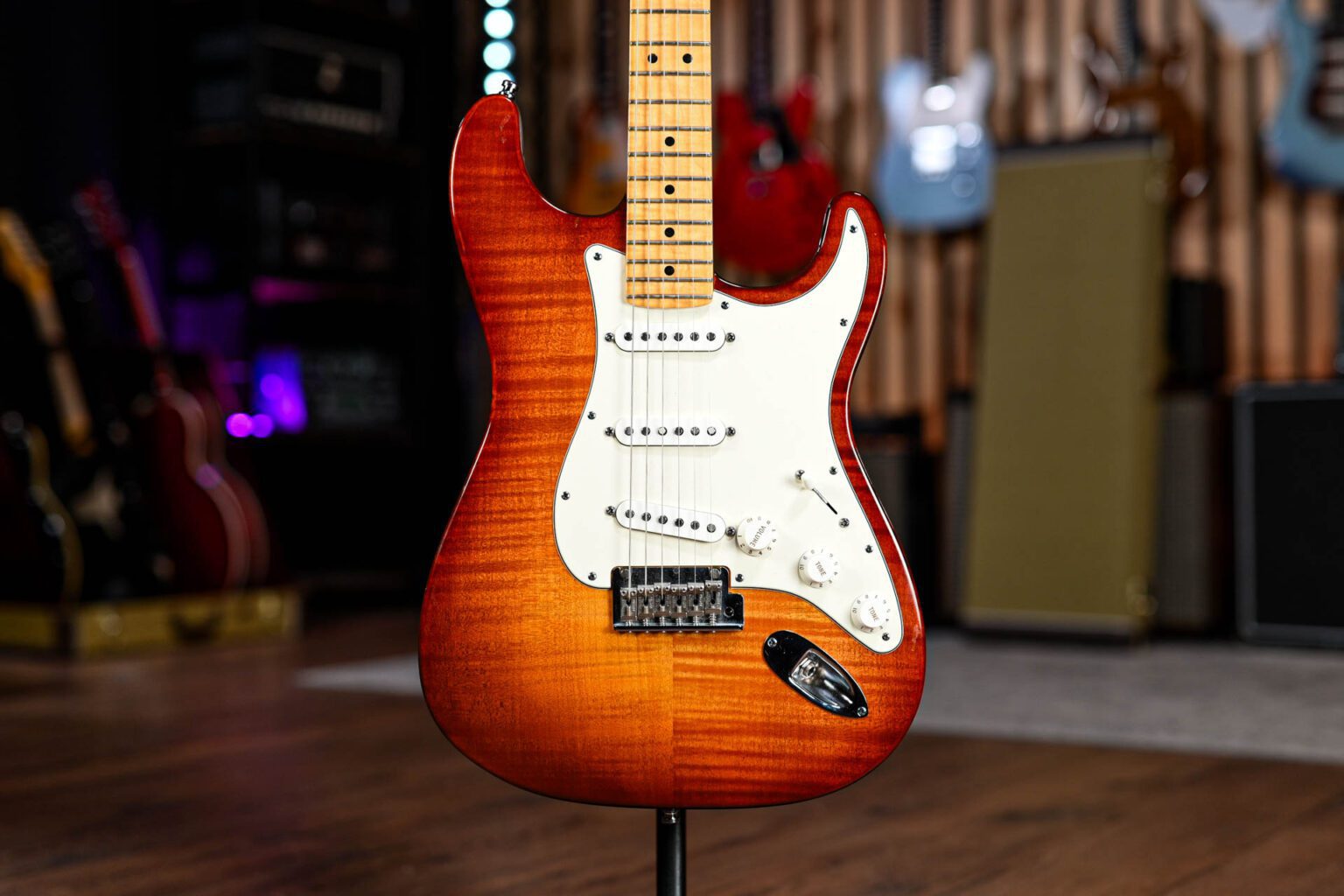 Fender American Select Stratocaster in Dark Cherry Sunburst - Guitar ...