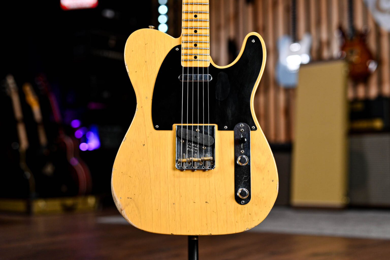 Fender Custom Shop '52 Telecaster Relic in Butterscotch Blonde - Guitar ...