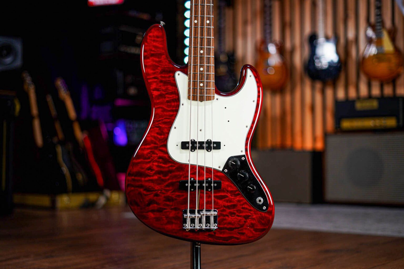 Fender FSR MIJ Hybrid 60s Jazz Bass Quilt Top in Transparent Red ...