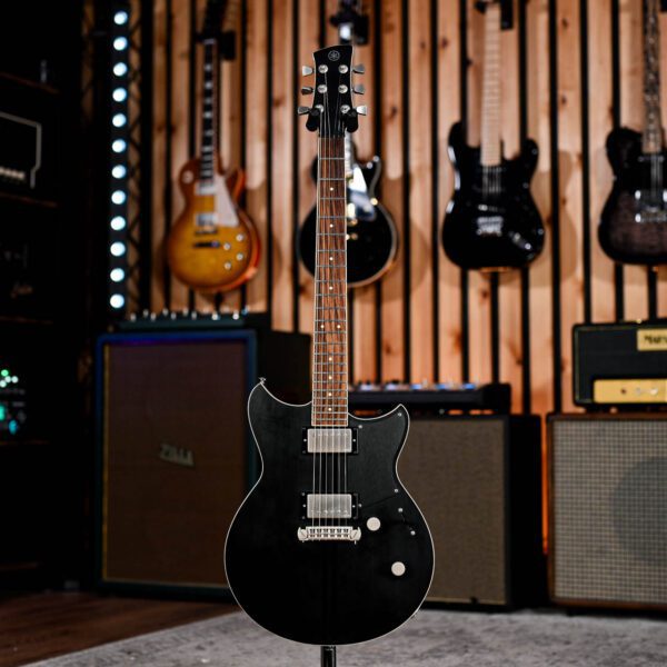 Yamaha Revstar RS820CR Brushed Black - Guitar Gear Giveaway