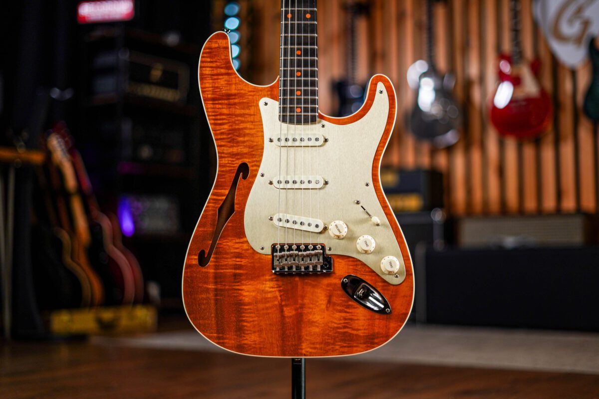 Fender Custom Shop 30th Anniversary Artisan Koa Thinline Stratocaster ...