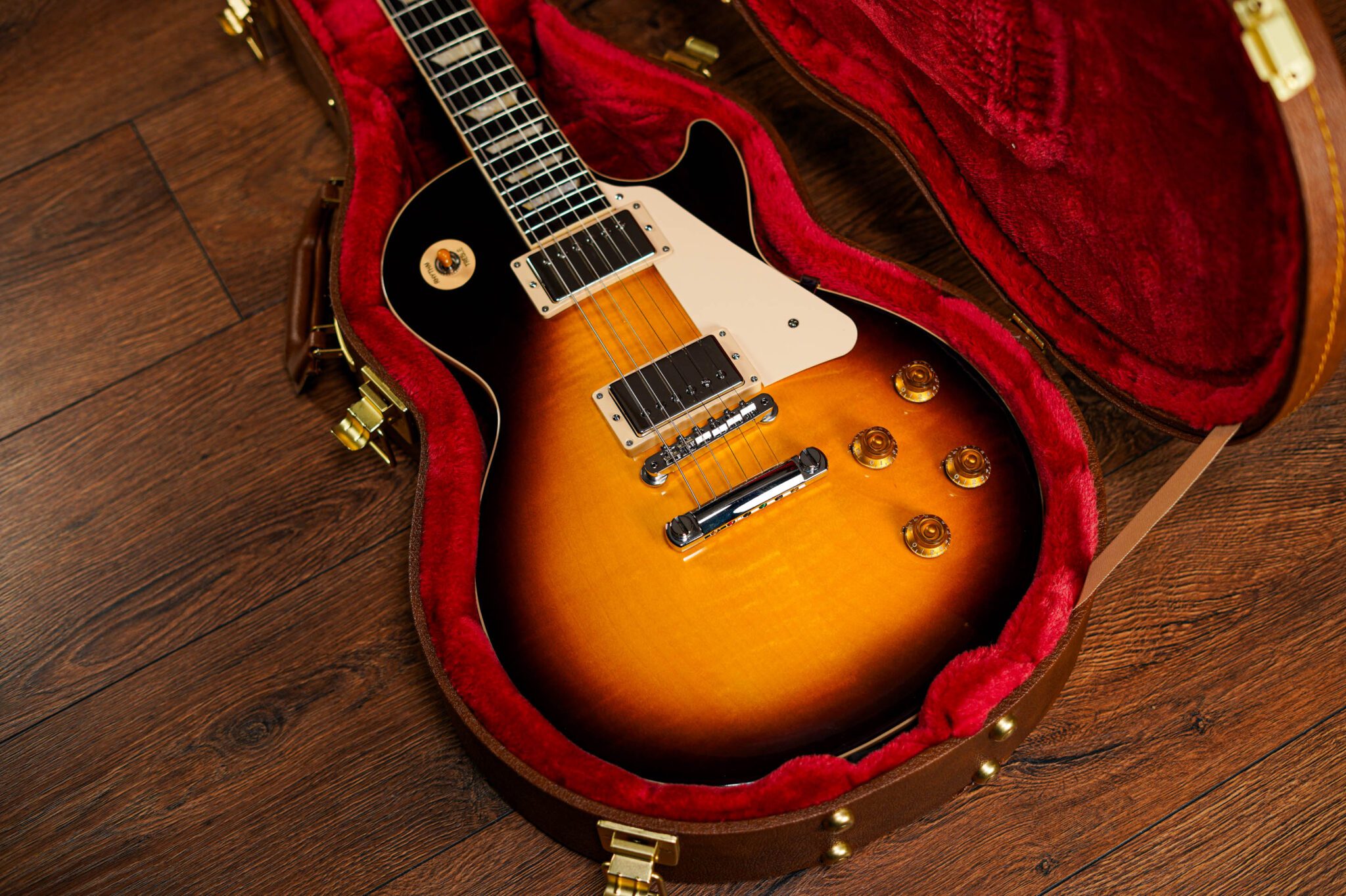 Gibson Les Paul Standard 50s in Tobacco Burst - Guitar Gear Giveaway