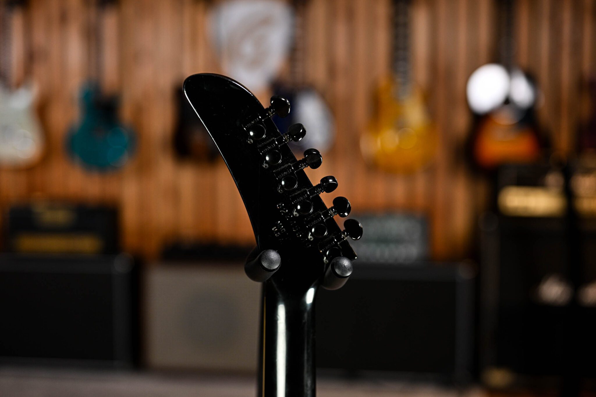 Gibson Rare 1985 Les Paul Spirit II XPL 400 in Ebony - Guitar Gear Giveaway