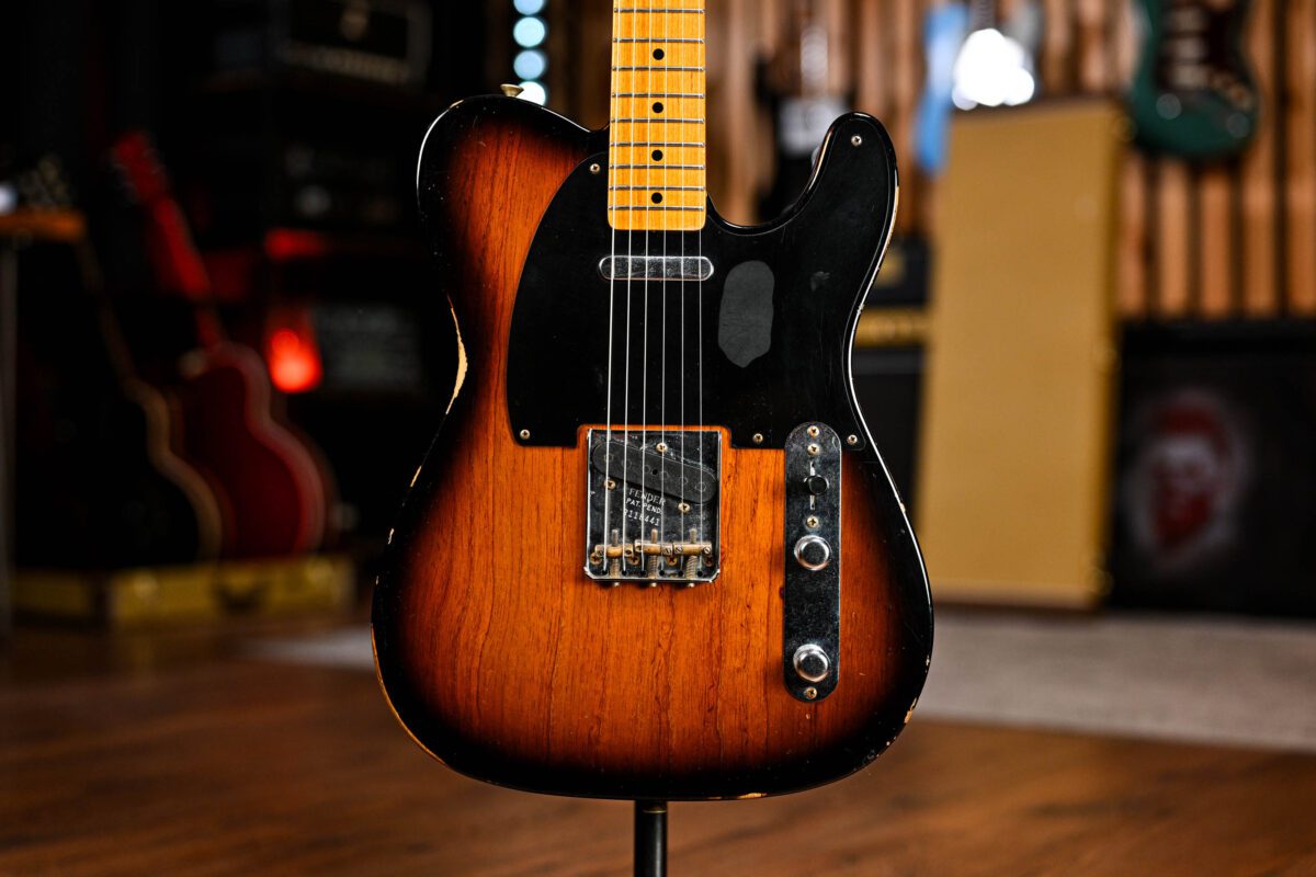 Fender Custom Shop '52 Telecaster Roasted Relic In 2 Tone Sunburst ...
