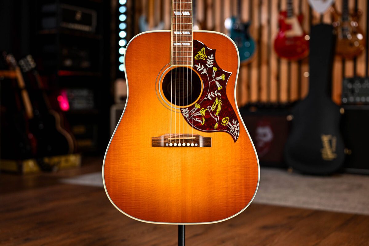 Gibson Hummingbird Standard in Heritage Cherry Sunburst - Guitar Gear ...