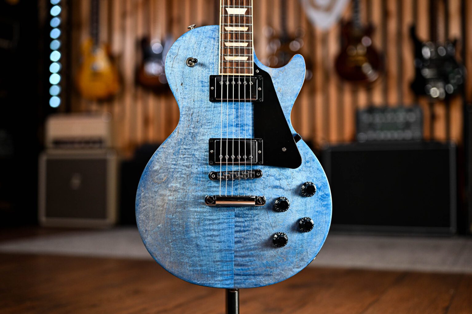 Gibson USA Les Paul Studio Figured Ocean Blue - Guitar Gear Giveaway