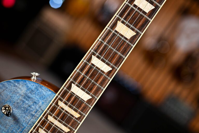 Gibson USA Les Paul Studio Figured Ocean Blue - Guitar Gear Giveaway